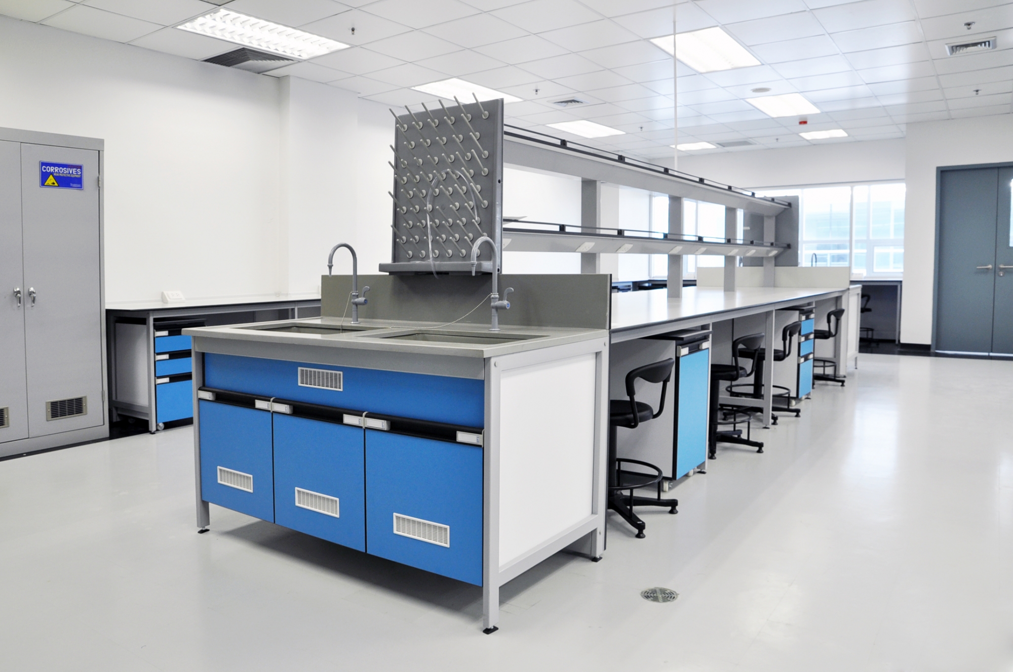 The Advantages of Phenolic Resin Tables, Brikley HPL Countertops