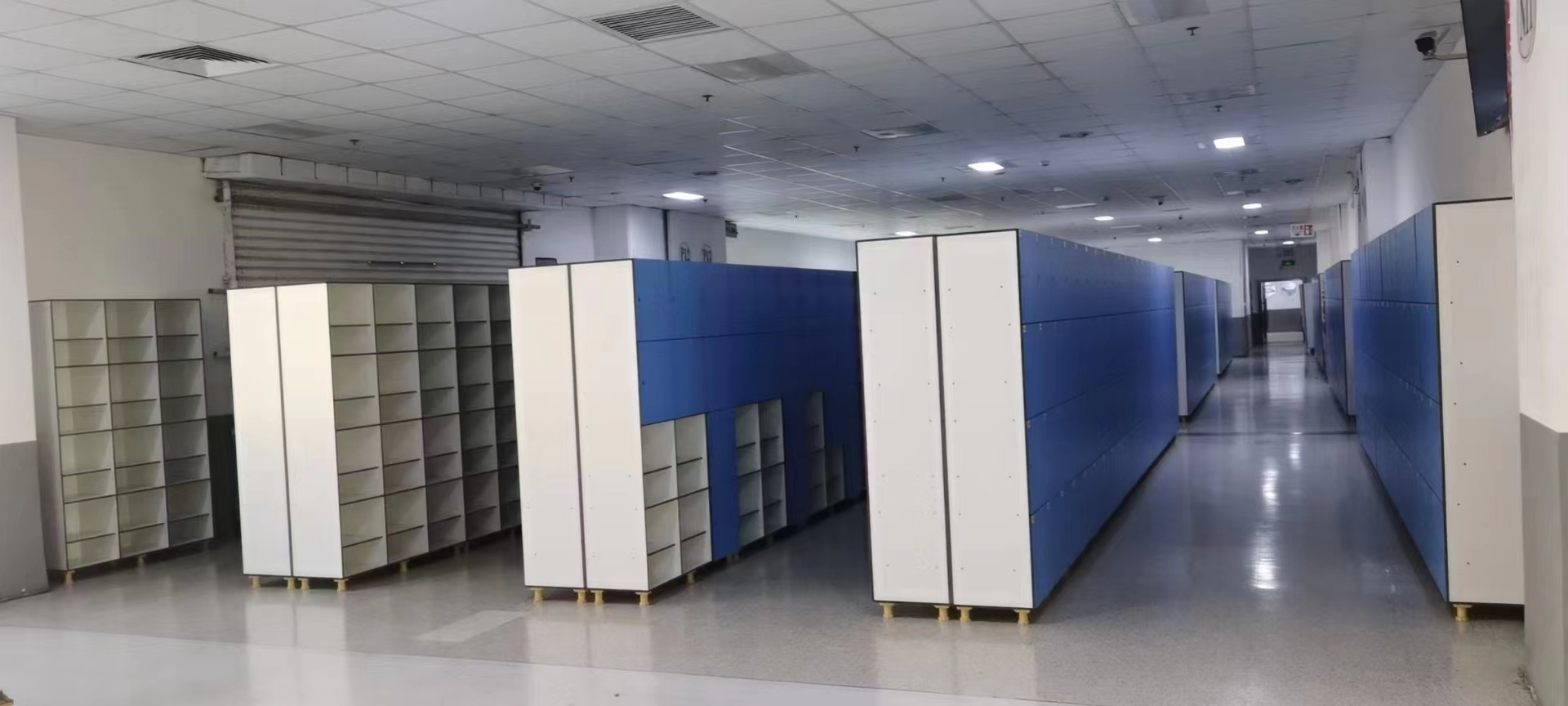 The Changing Room Locker Project of The Large Factory, Luxurious ...