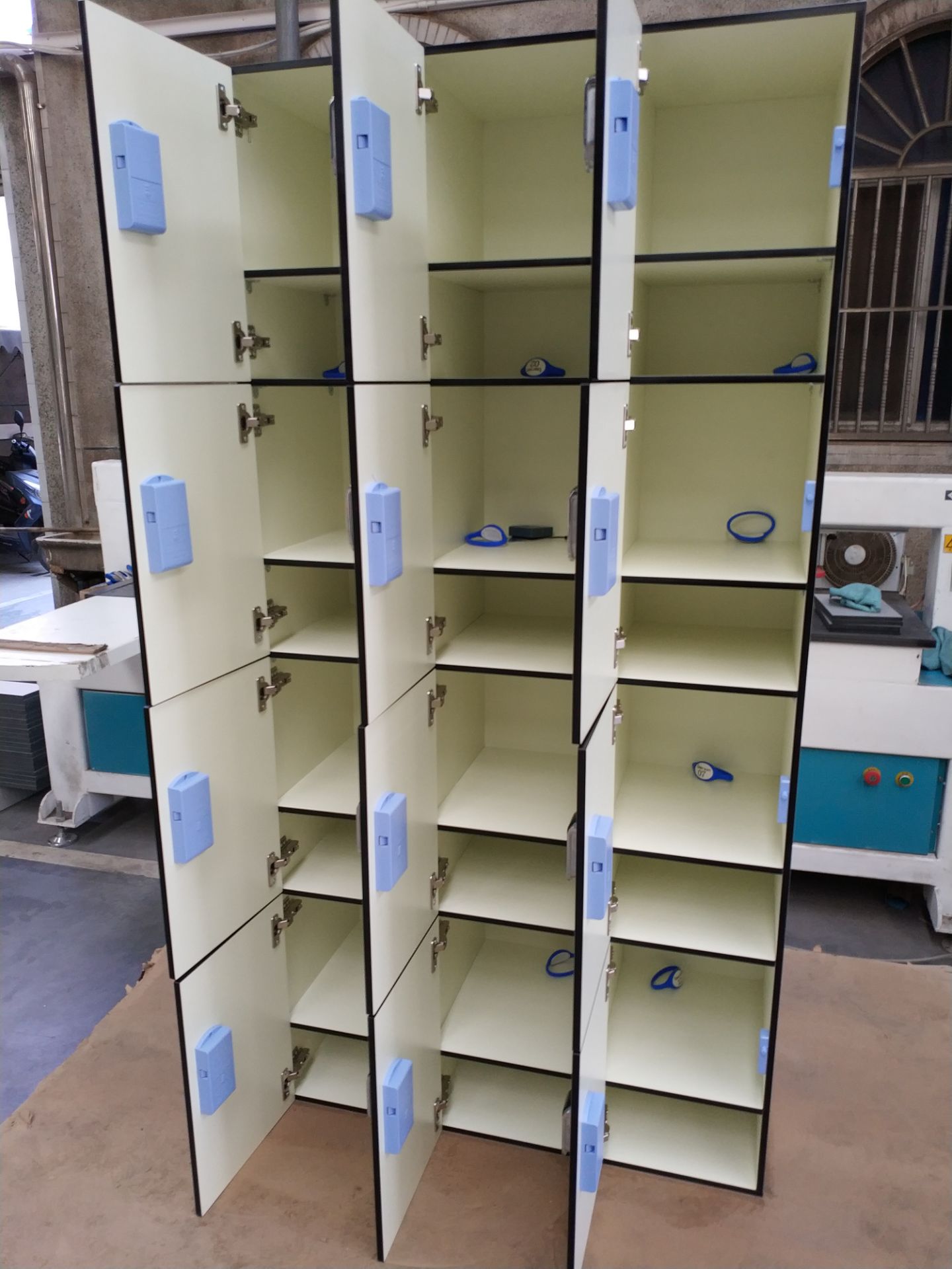 Brikley Phenolic Lockers For The Public Places, High Pressure Laminate ...
